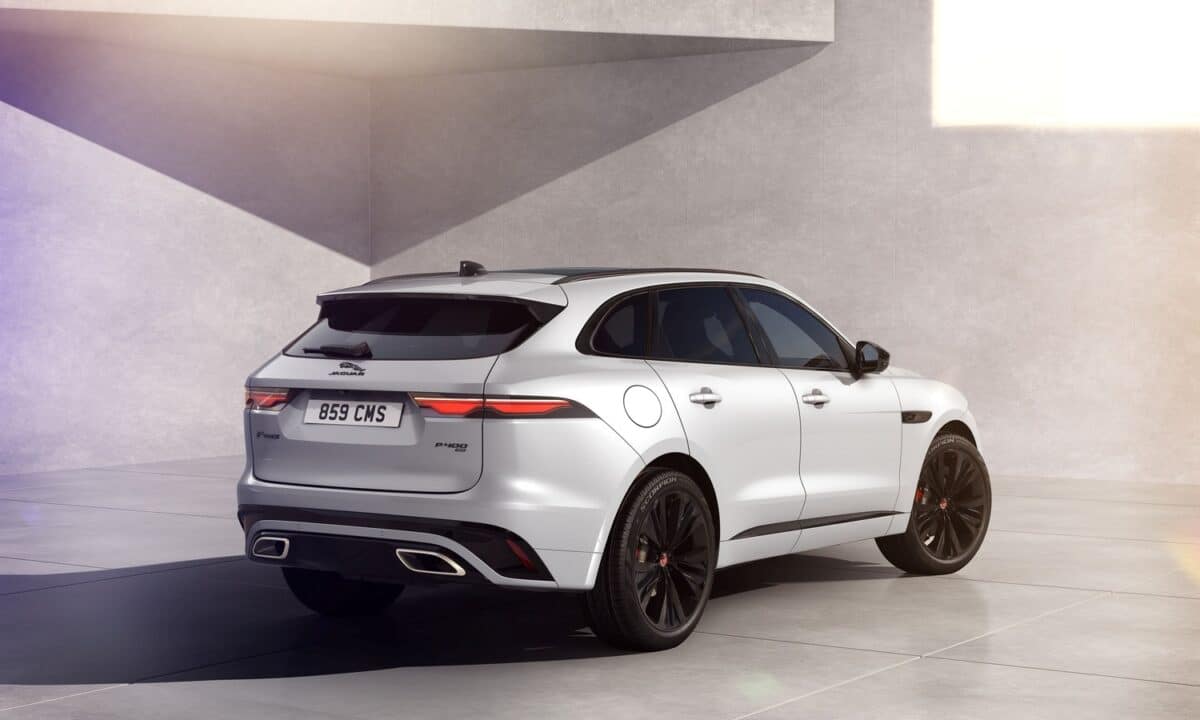 Jaguar F-Pace: ช่วงนี้ได้รับการอัปเดตด้วยเวอร์ชัน R-Dynamic Black