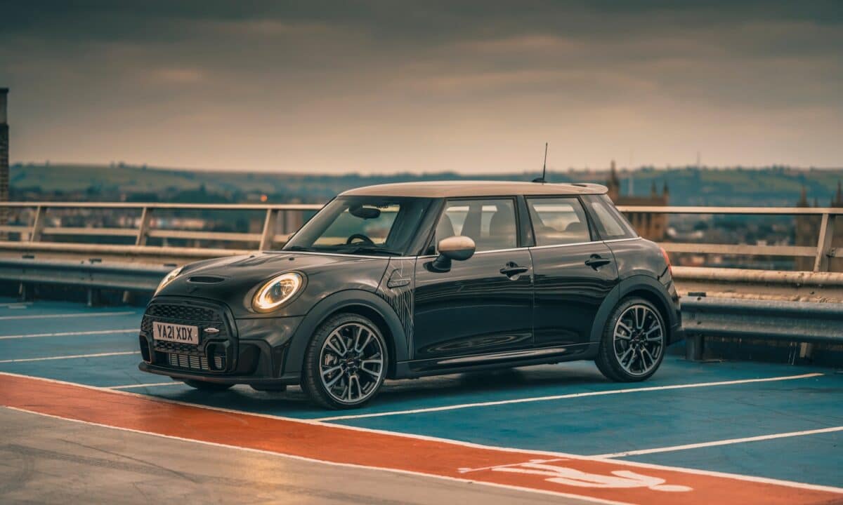 Mini actualiza todo su catálogo con la versión especial Shadow Edition