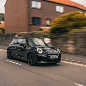 Mini actualiza todo su catálogo con la versión especial Shadow Edition
