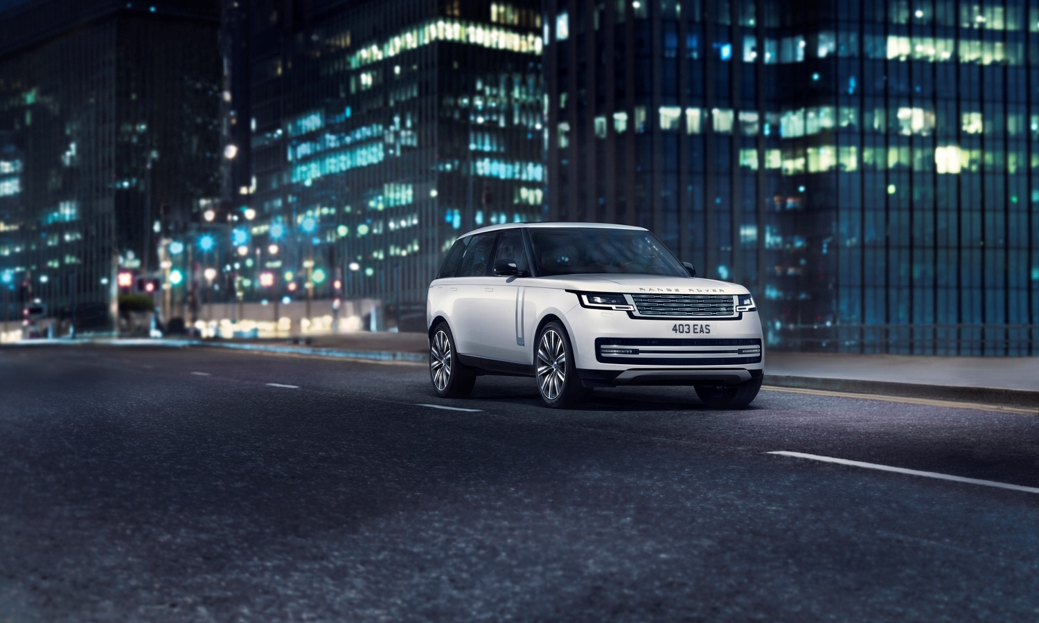 Range Rover: La quinta generación debuta mirando de tú a tú a sus rivales