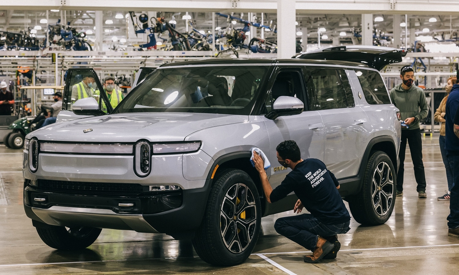 Rivian R1S: Las primeras unidades salen de fábrica camino de sus dueños