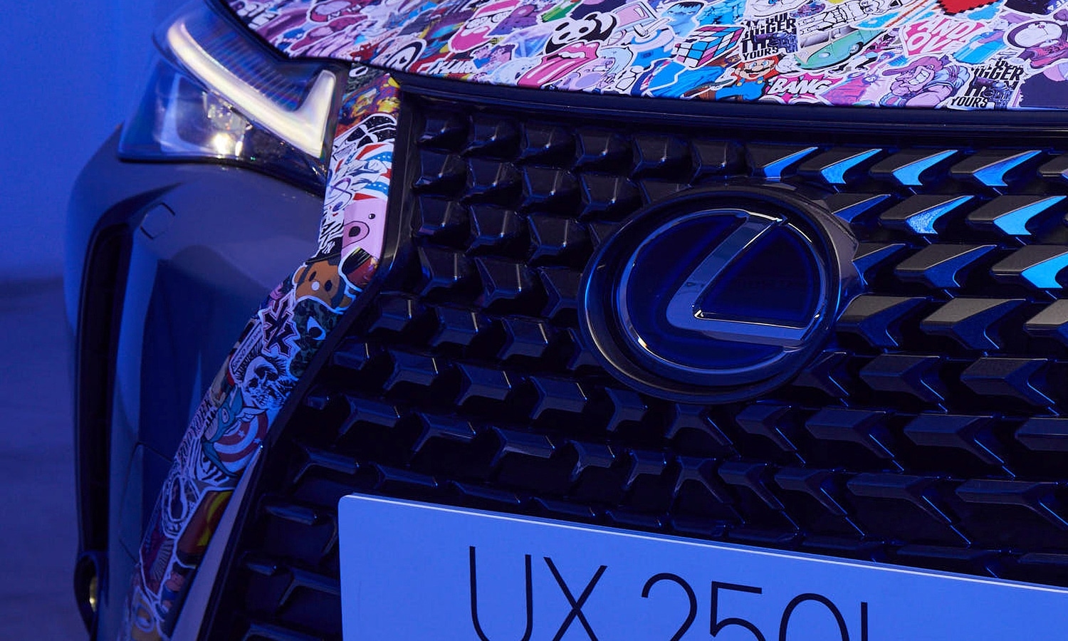 Lexus UX Sticker Bomb ¿Te comprarías un coche que luce «callejero»…?