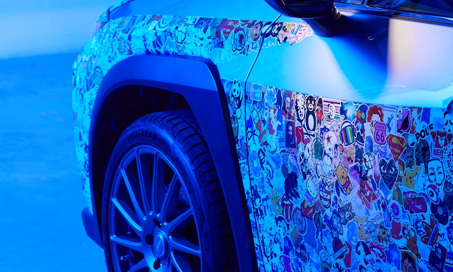 Lexus UX Sticker Bomb ¿Te comprarías un coche que luce «callejero»…?