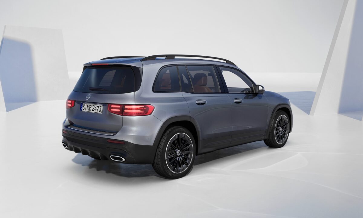La actualización de los Mercedes GLA y GLB 2023, en dos claves