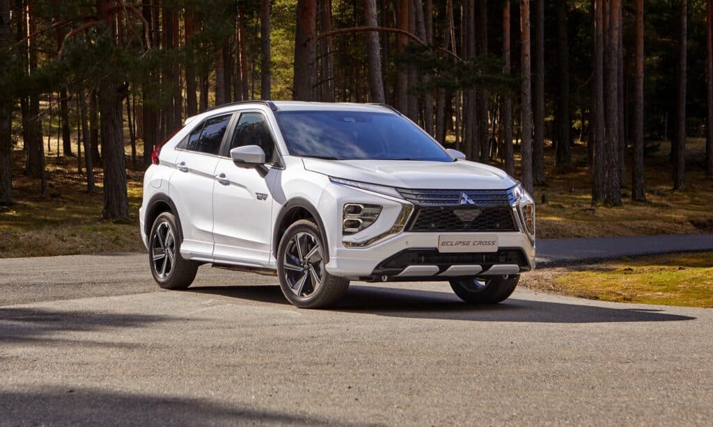 El Mitsubishi Eclipse Cross insinúa su evolución estética en este teaser