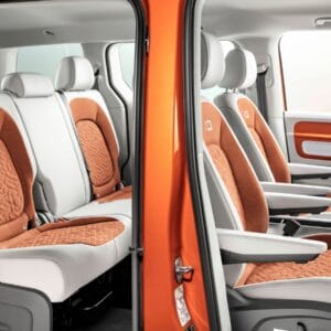 El Volkswagen ID Buzz deja ver su interior horas antes de su debut oficial