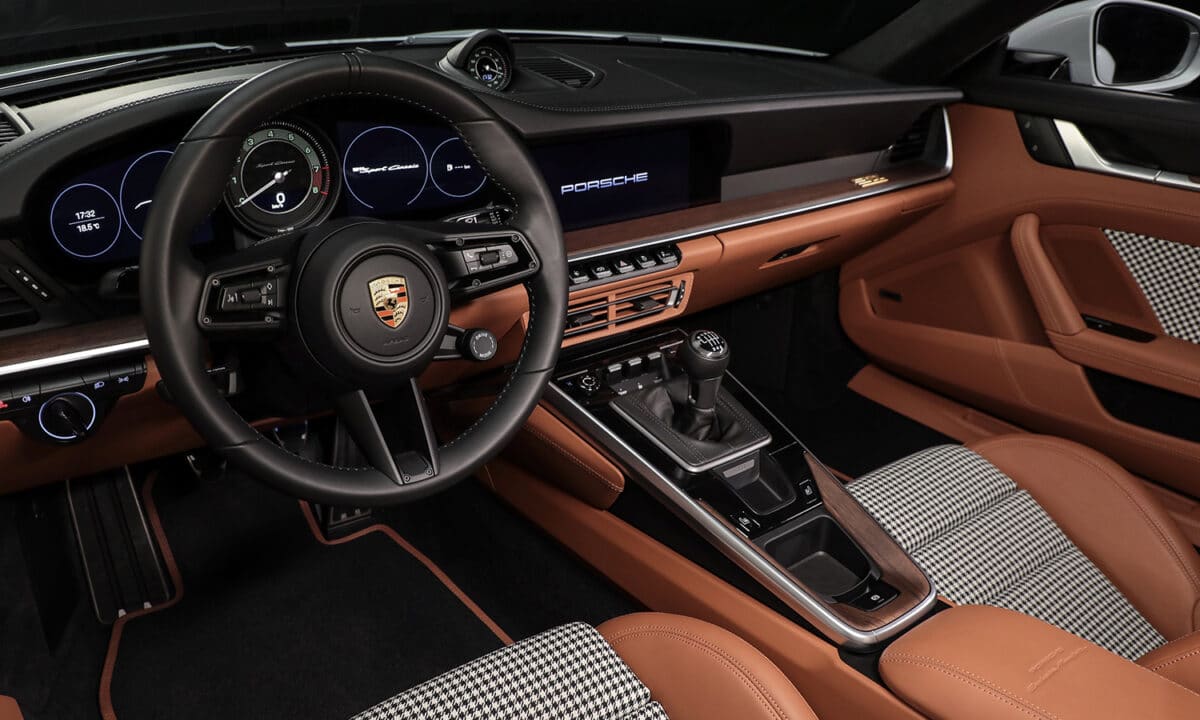 Porsche 911 Sport Classic, con «cola de pato» y caja manual de 7 marchas