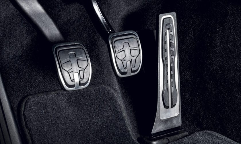 All the details of the 6-speed manual Toyota Supra (iMT)!