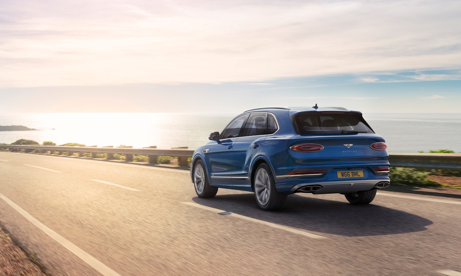 Bentley presenta Azure su exclusiva línea para el interior de sus coches…