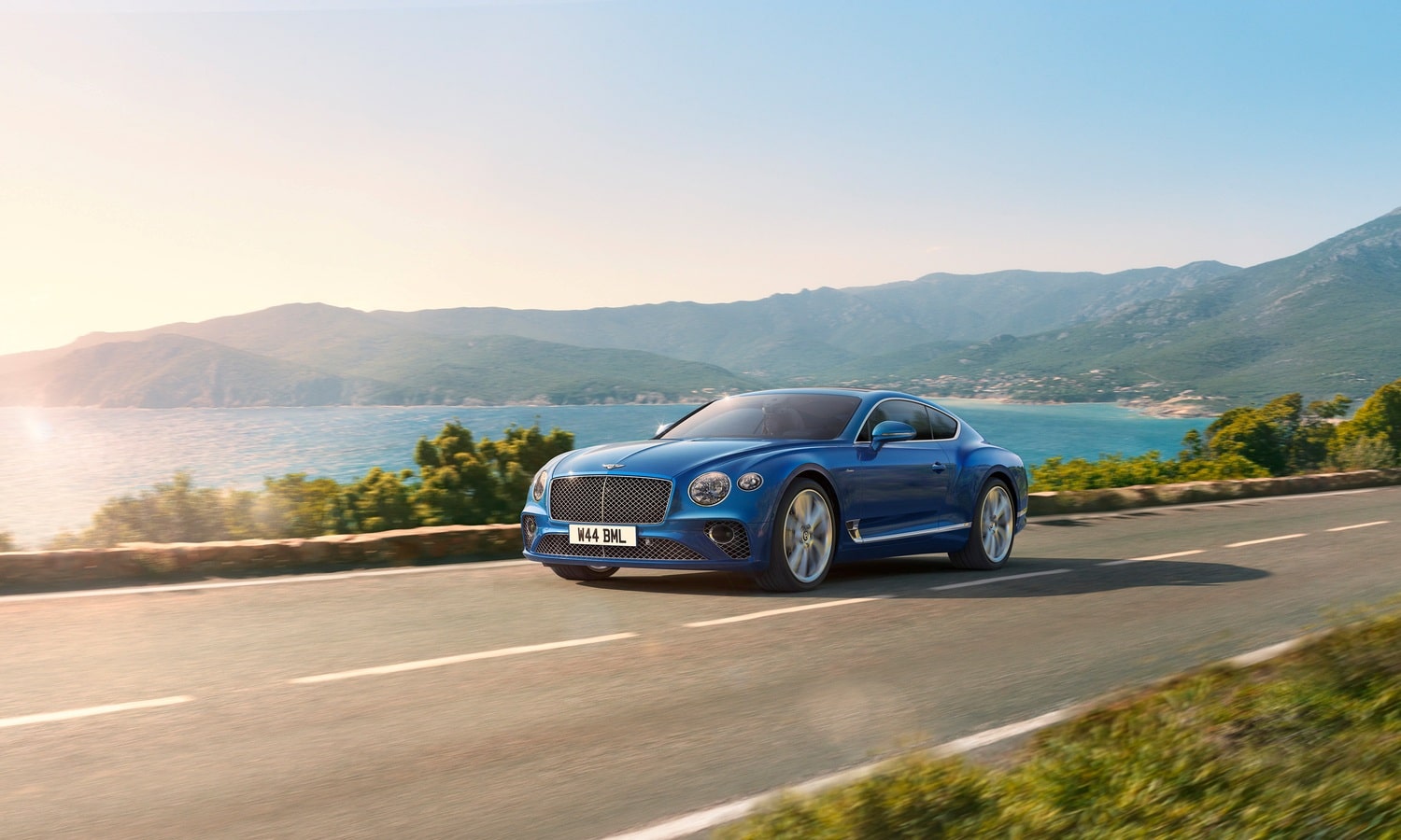Bentley presenta Azure su exclusiva línea para el interior de sus coches…