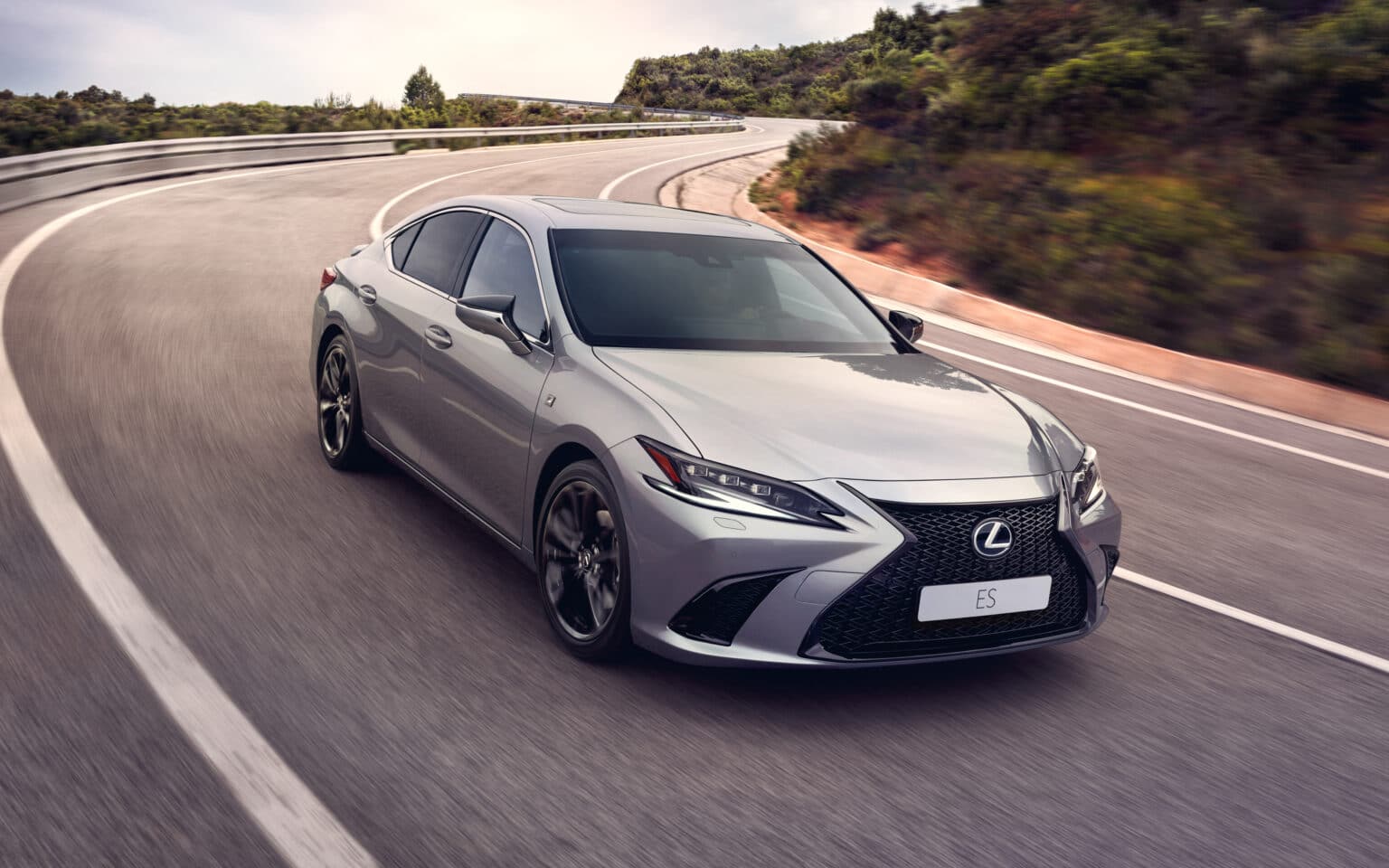 Lexus ES 2021: Una sutil actualización que mejora equipamiento y ...