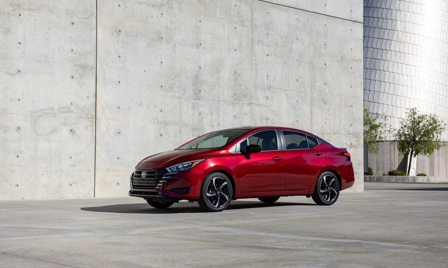Nissan Versa: Más estilo y seguridad refuerzan su gama para 2023