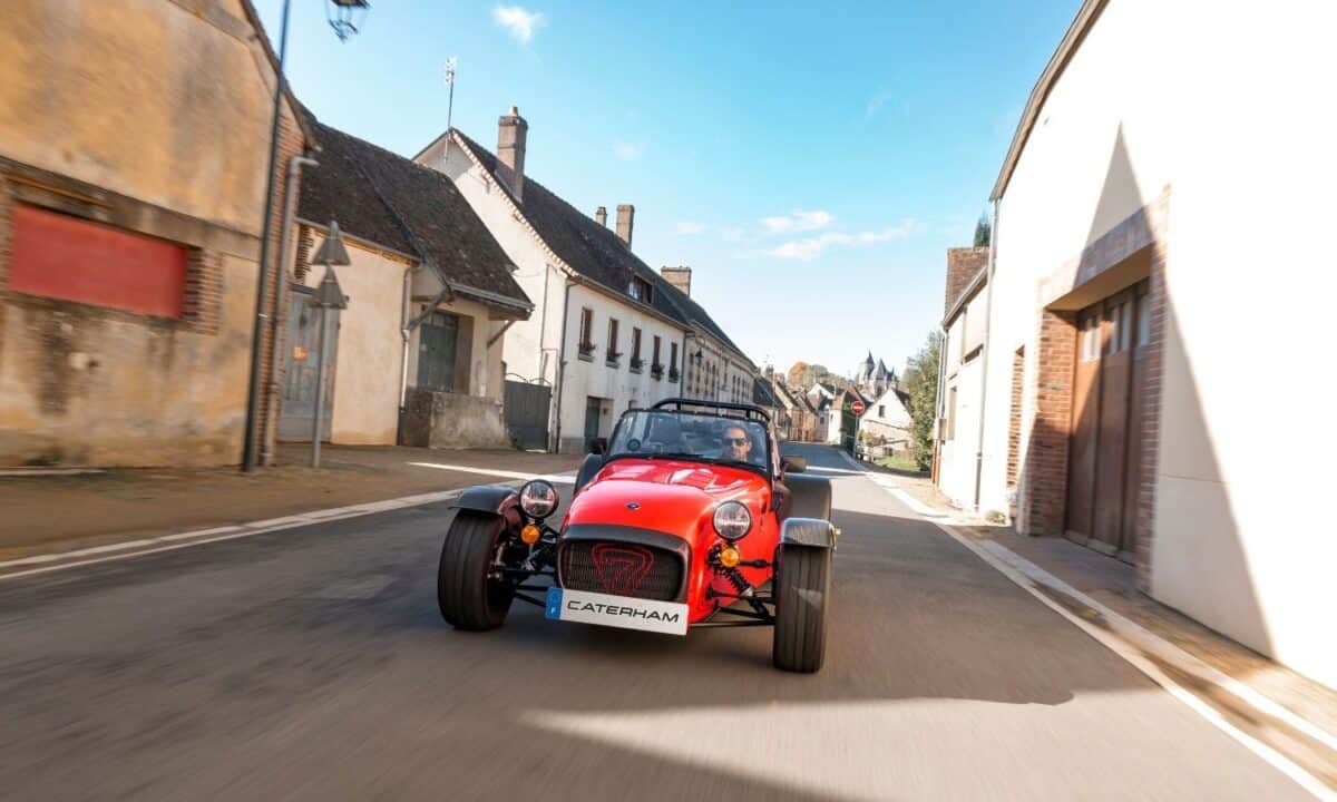 Caterham Seven 360R: Un coche hecho por y para los militares…
