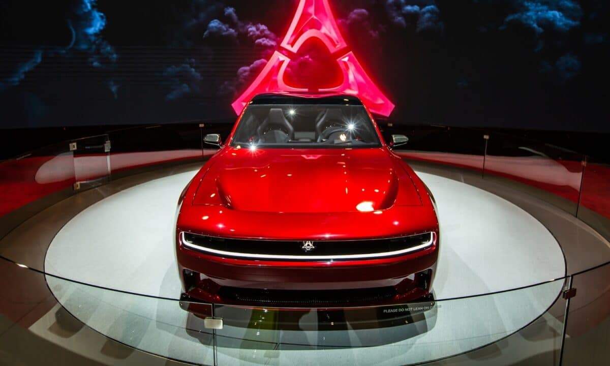 Dodge Charger: La nueva generación se anticipa con estos teasers