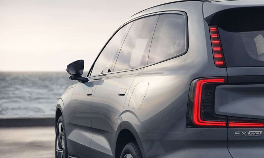Volvo EX90 2026: jump to 800 V, more power and new ADAS aids