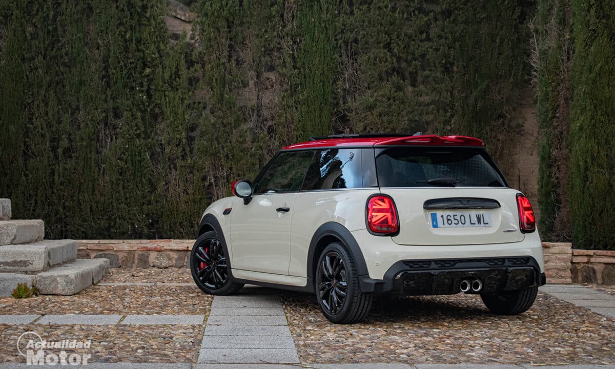 Prueba MINI John Cooper Works, 231 CV ¡EN CIRCUITO! (con vídeo)