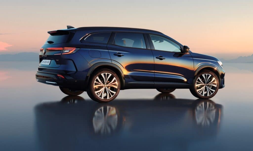 Renault Espace: La minivan clásica ahora es un SUV en toda regla