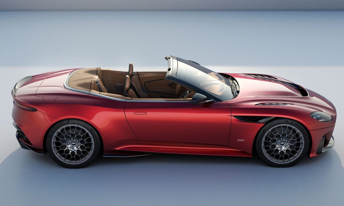 Aston Martin presenta, y despide, al DBS 770 Ultimate Volante…