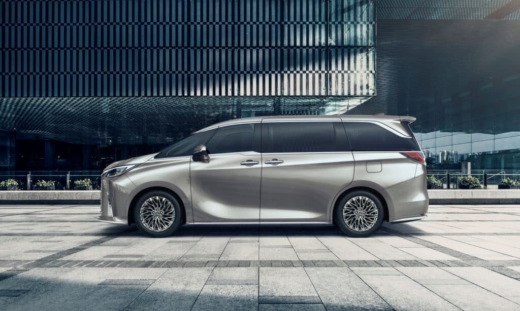 Lexus LM: La rival nipona de la Clase V apuesta fuerte por el lujo…