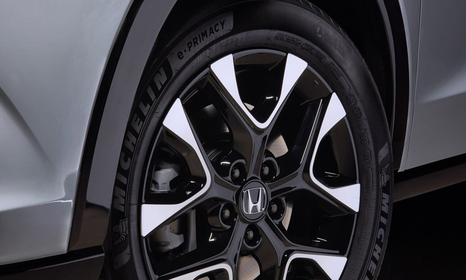 Honda ZR-V: El hermano SUV del Civic ya es oficial para Europa…