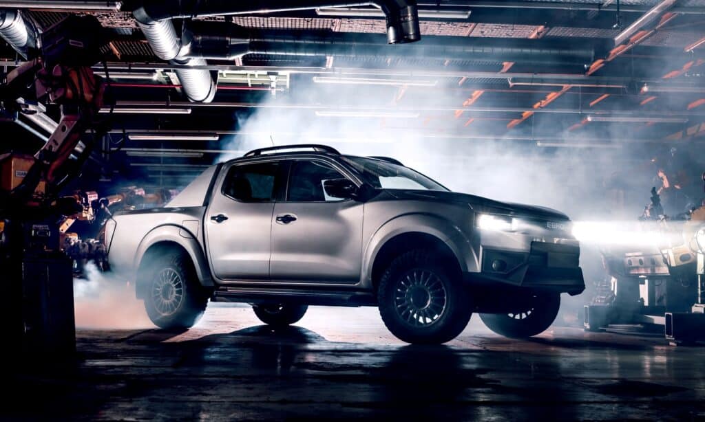 Ebro lleva al Automobile Barcelona su pick up eléctrica de 299 CV