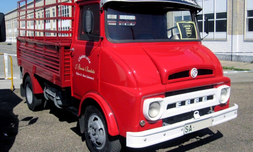 Ebro lleva al Automobile Barcelona su pick up eléctrica de 299 CV