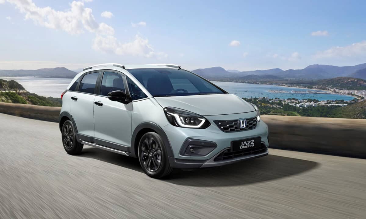 Novedades y mejoras para el Honda Jazz Crosstar, el urbano híbrido con ...