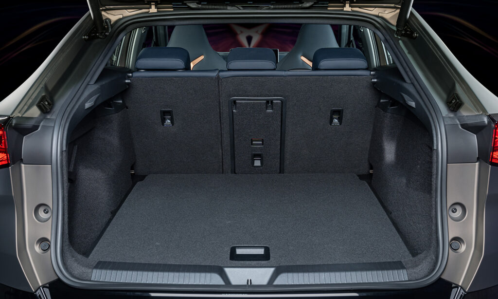 Primer contacto con el Cupra Tavascan, nos subimos al SUV coupé ...