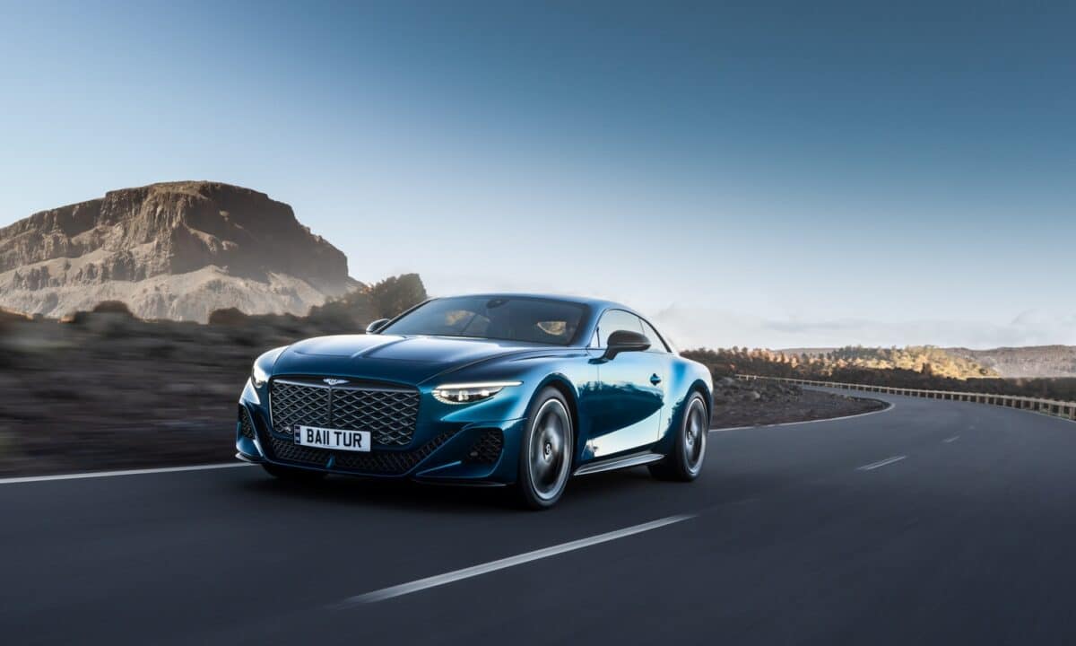 Bentley confirma que un nuevo motor V8 híbrido está en camino…