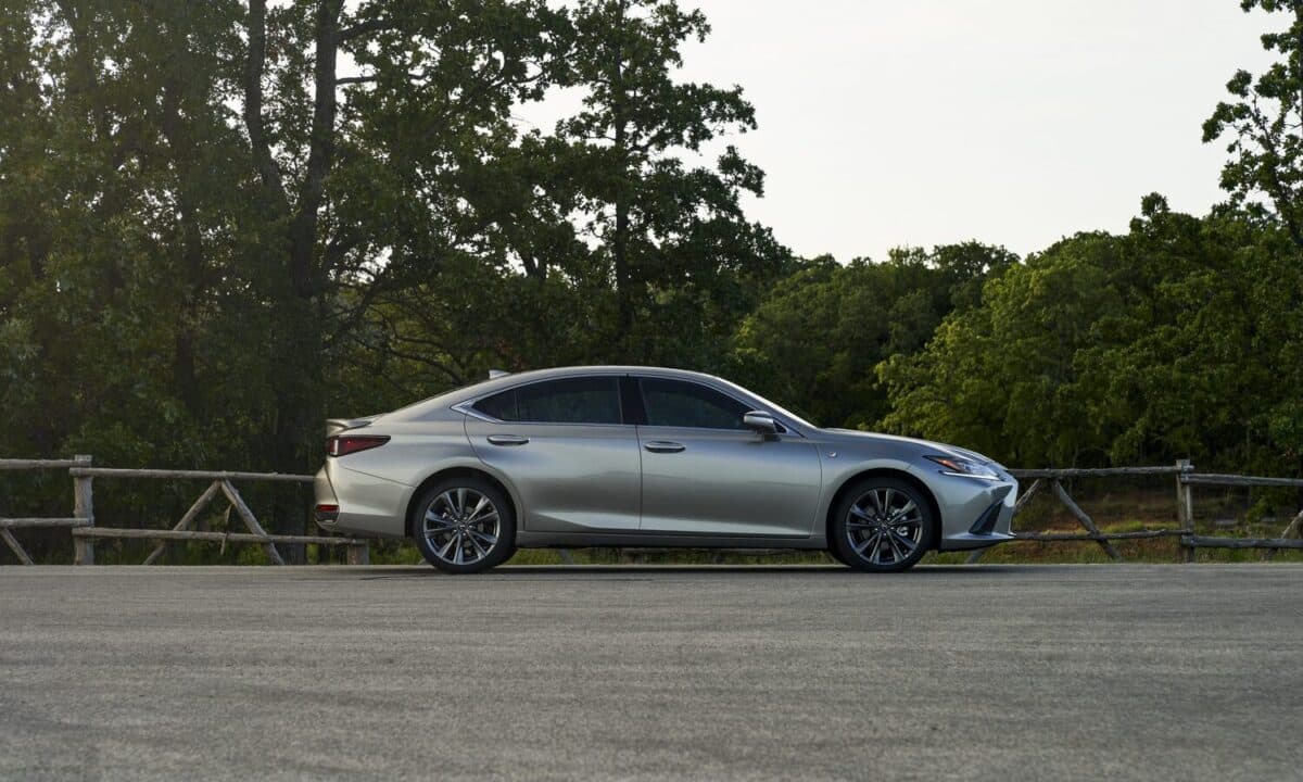 ¿Encuentras los cambios en el Lexus ES MY24? Saca la lupa pues