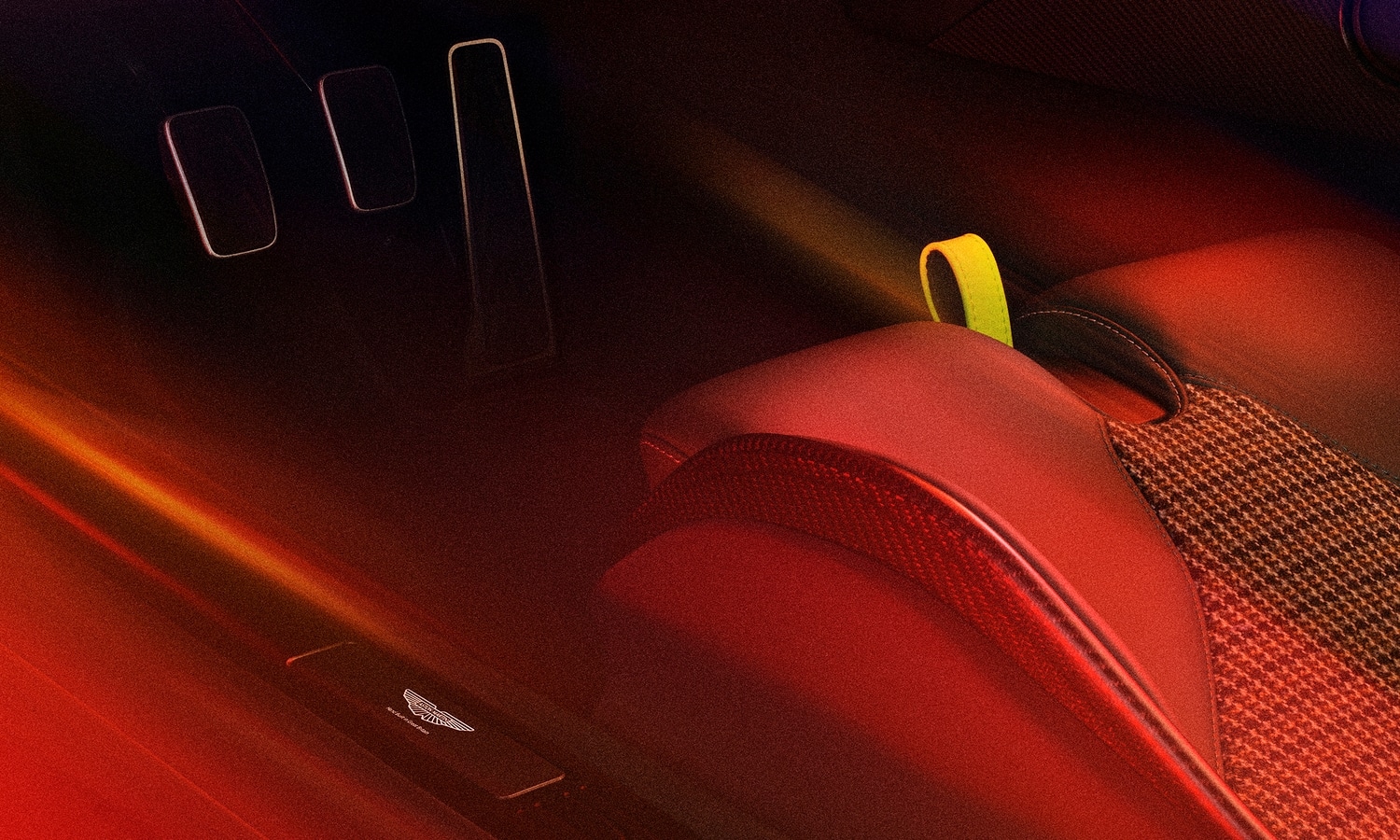 Aston Martin Valour: Motor V12 y cambio manual por su 110 aniversario…