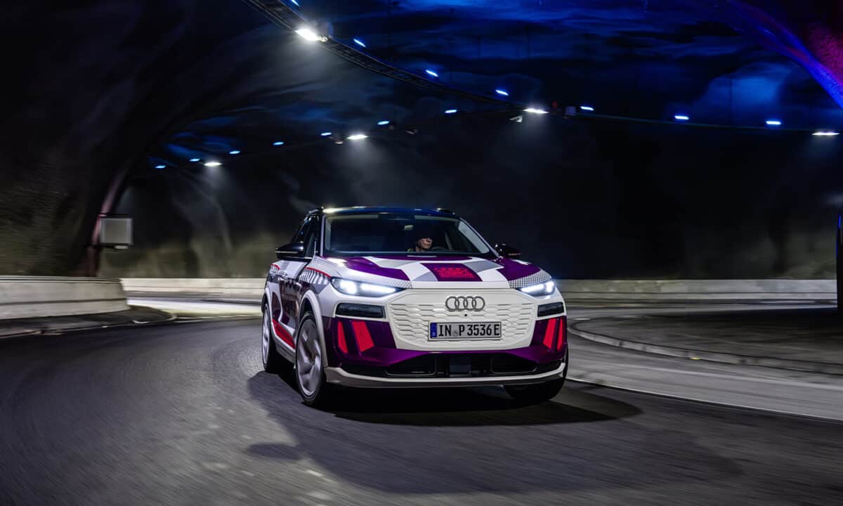 What use is the new screen of the Audi Q6 in the passenger area?