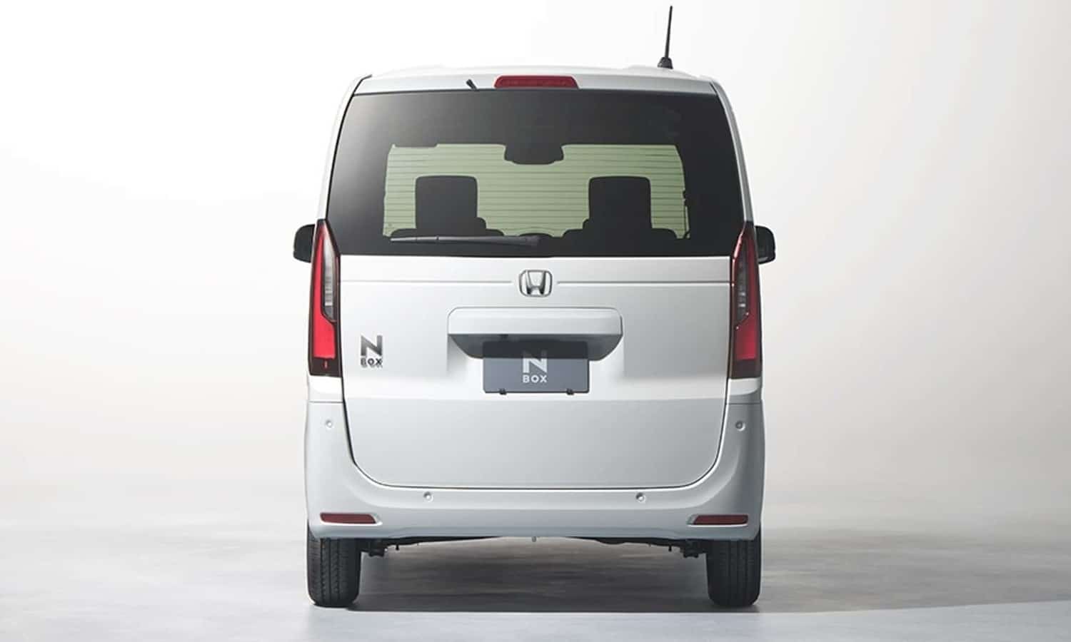 Honda N-Box: La solución a la movilidad en las grandes urbes…