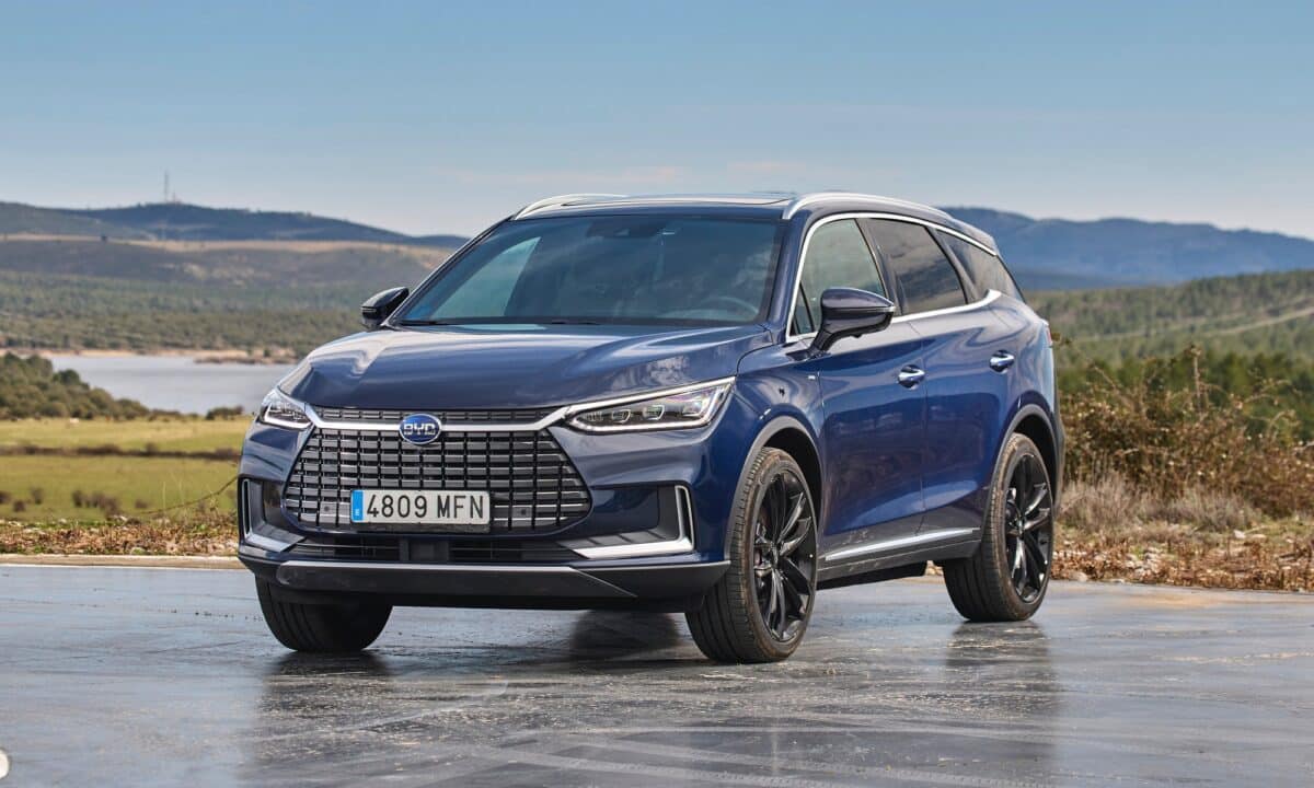 BYD Tang - Ficha técnica, acabados, precios, fotos y mucho más ...