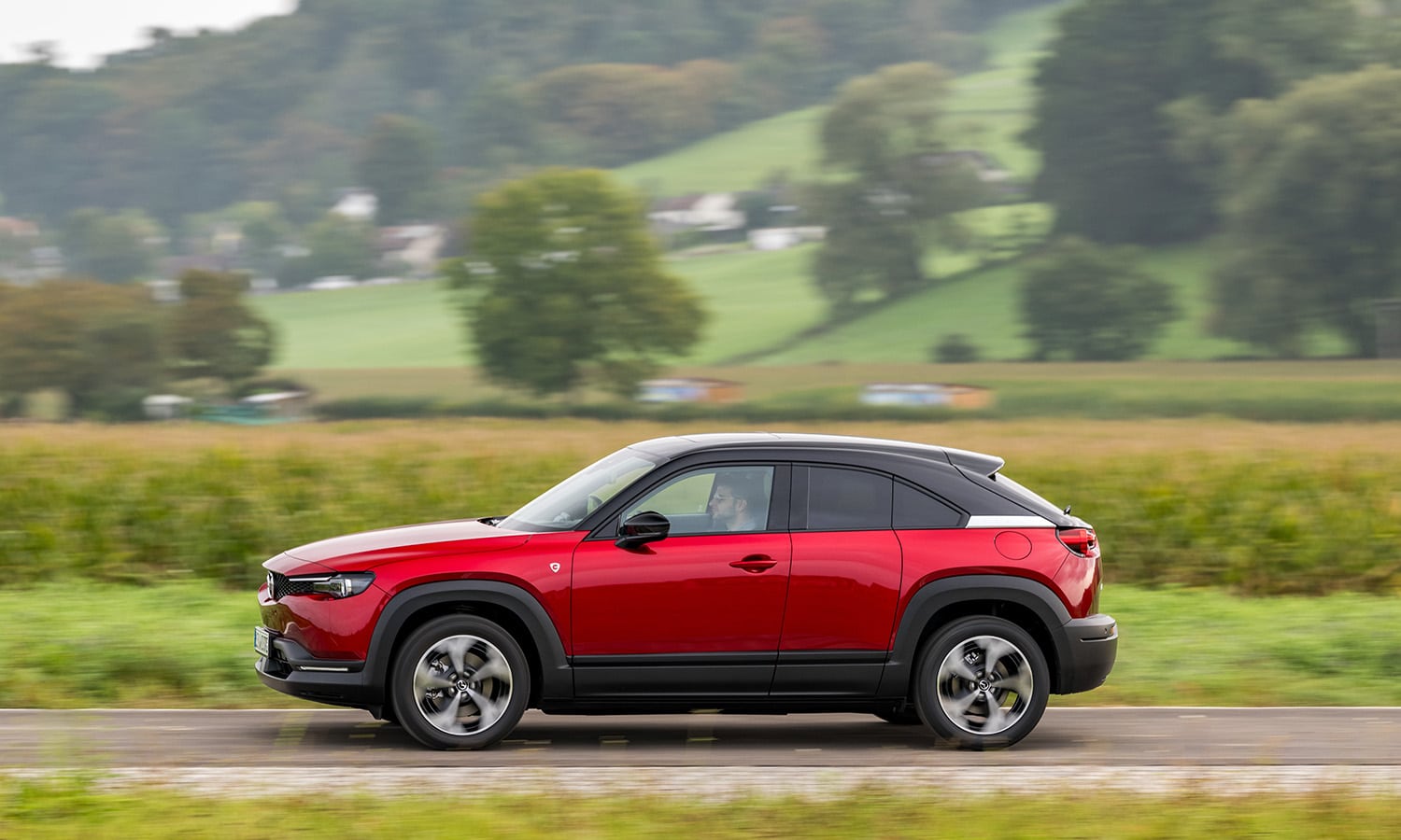 Prueba Mazda MX-30 R-EV 170 CV, el híbrido enchufable con motor rotativo (con vídeo)