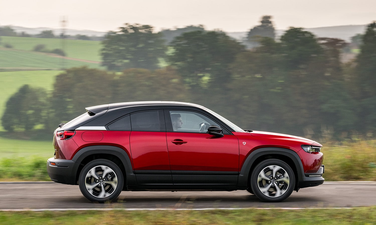 Prueba Mazda MX-30 R-EV 170 CV, el híbrido enchufable con motor rotativo (con vídeo)