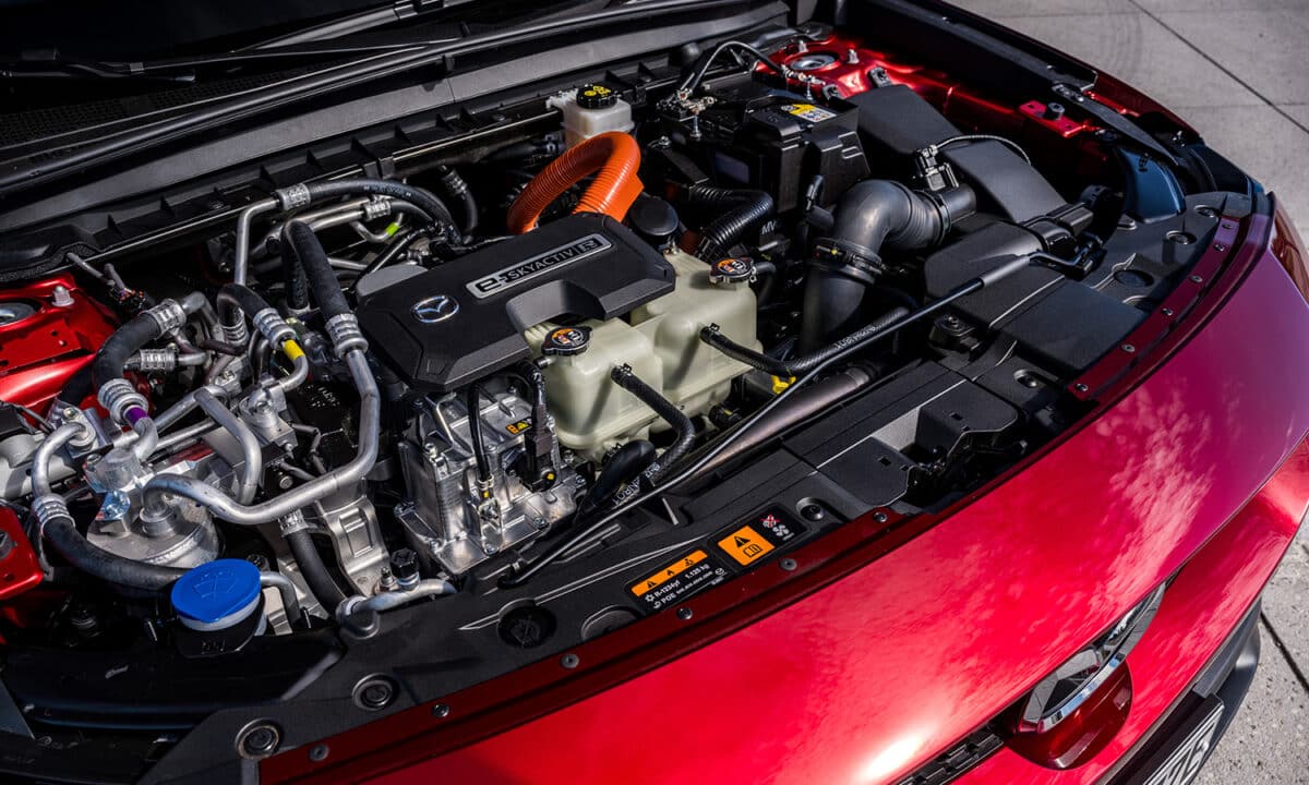 Prueba Mazda MX-30 R-EV 170 CV, el híbrido enchufable con motor rotativo (con vídeo)