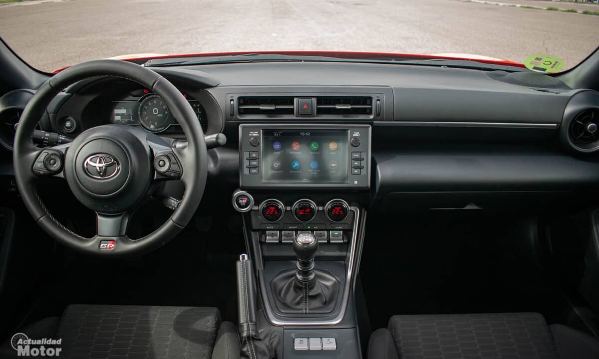 Prueba Toyota GR86, un deportivo «barato» y puro. Por esto no debes ...