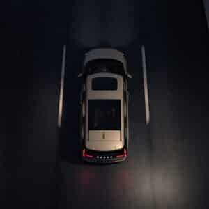 Volvo EM90: A pesar de su filtración, aquí tienes nuevos teasers ...