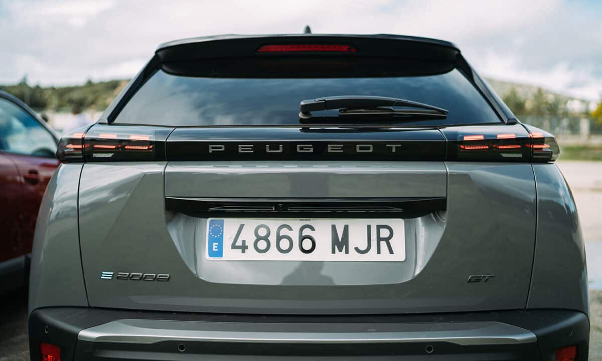 Essai Peugeot E-2008 GT électrique 156 ch (54 kWh)