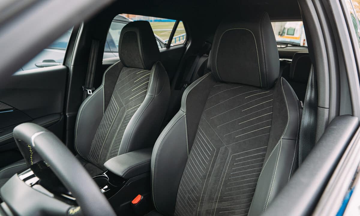 Prueba Peugeot E-2008 eléctrico GT 156 CV (54 kWh)