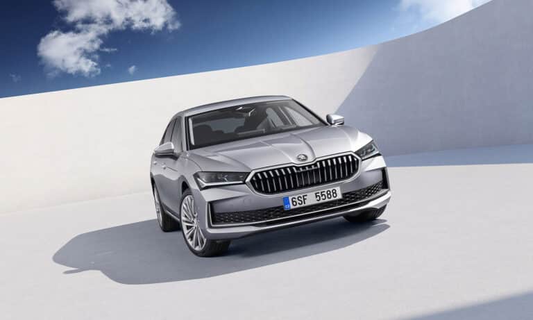 Yeni Skoda Superb 2024, ömür boyu sürecek bir sedan