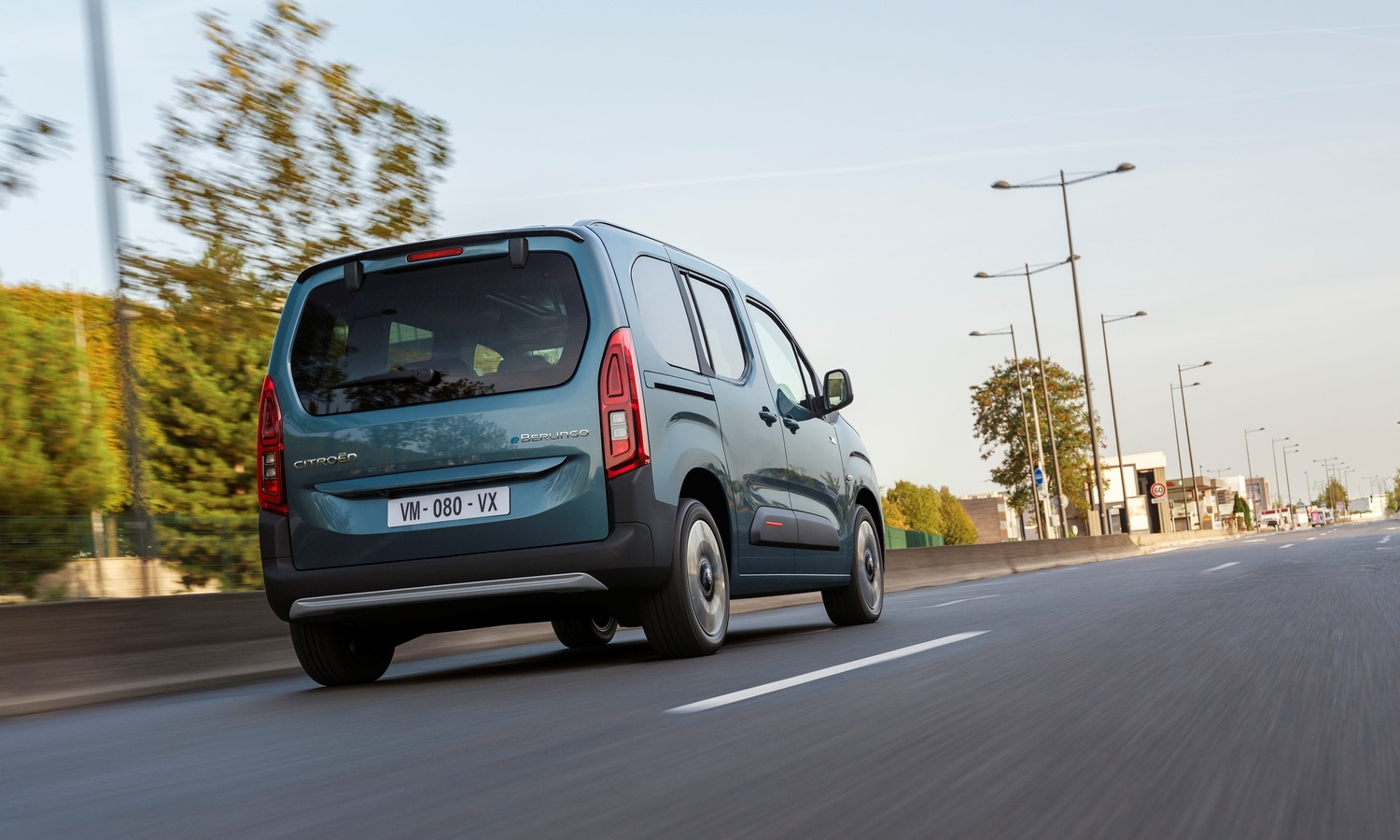 Citroën ë-Berlingo: Con este restyling actualiza su look y dotación…