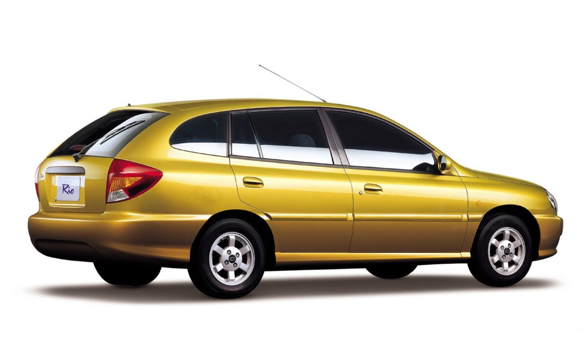¿Recuerdas al Kia Rio original? Pues estos renders lo hacen bien
