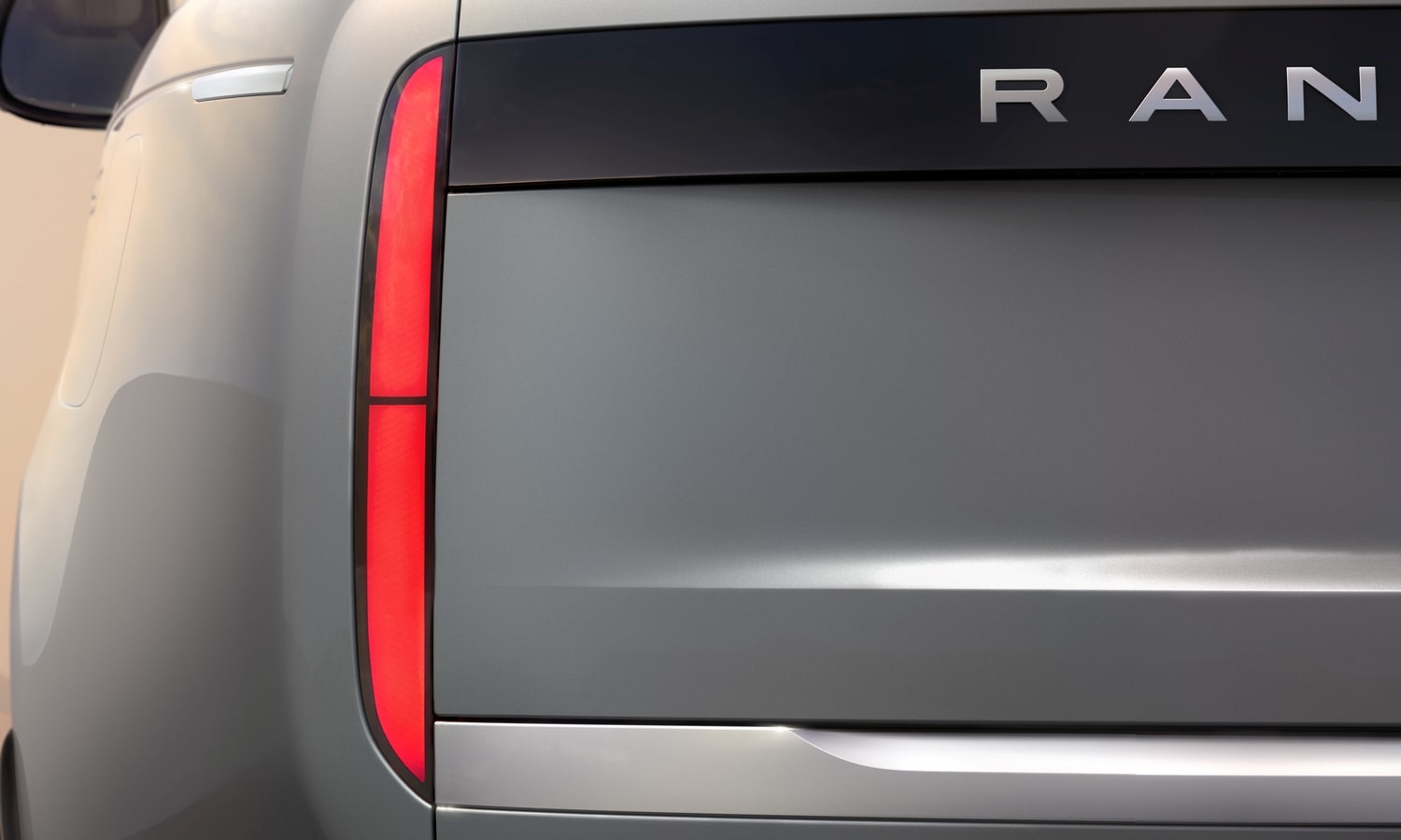 El primer Range Rover Electric se deja ver en estos teasers…