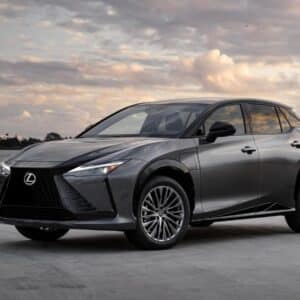 Lexus RZ: La versión 300e FWD de 201 CV llega a los EEUU…