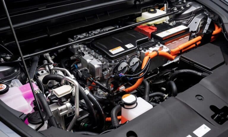 Lexus RZ: La versión 300e FWD de 201 CV llega a los EEUU…