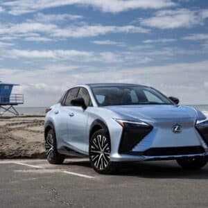 Lexus RZ: La versión 300e FWD de 201 CV llega a los EEUU…