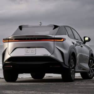 Lexus RZ: La versión 300e FWD de 201 CV llega a los EEUU…