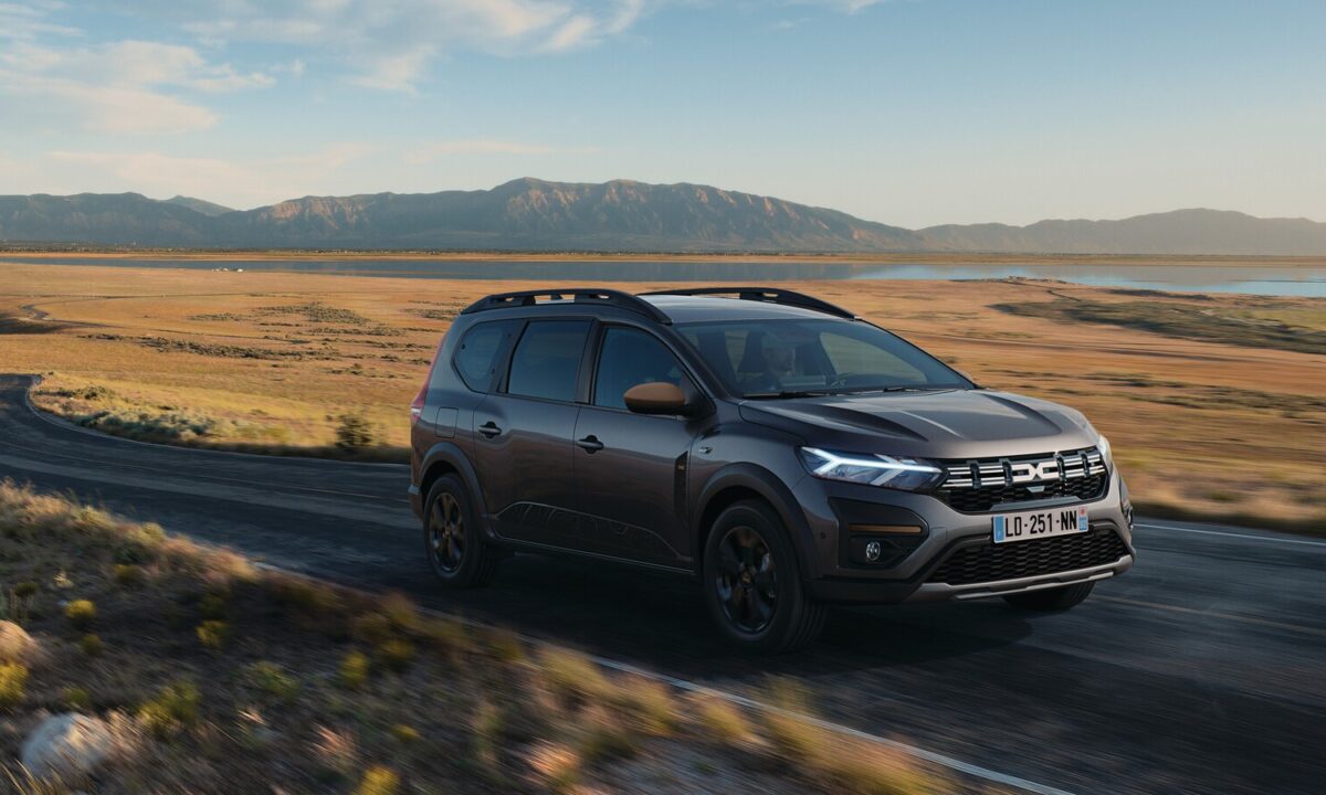 Dacia actualiza su gama para cumplir la norma de seguridad GRS2